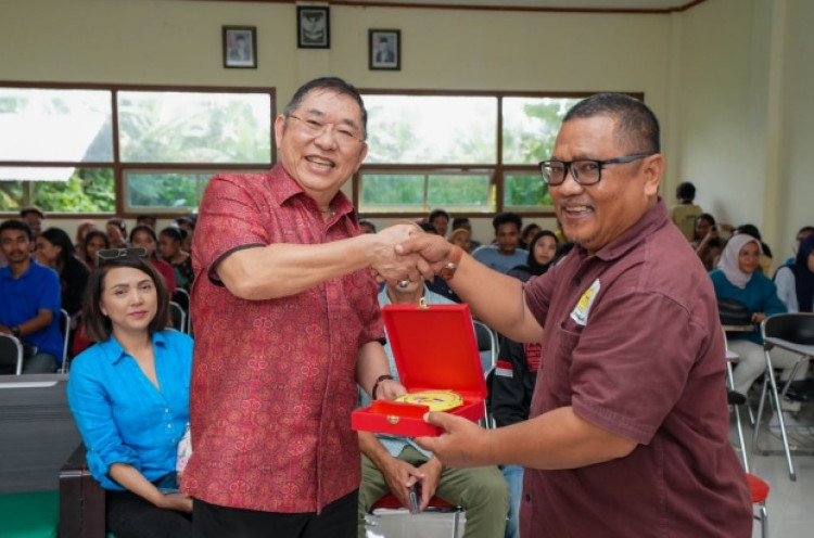 Jerry Hermawan Lo Kisahkan Life University Studium Generale STPK Banau ...