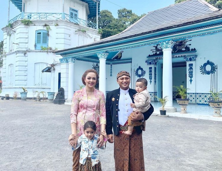 Jubir COVID-19 Reisa Broto Asmoro Ternyata Miliki Gelar Bangsawan ...