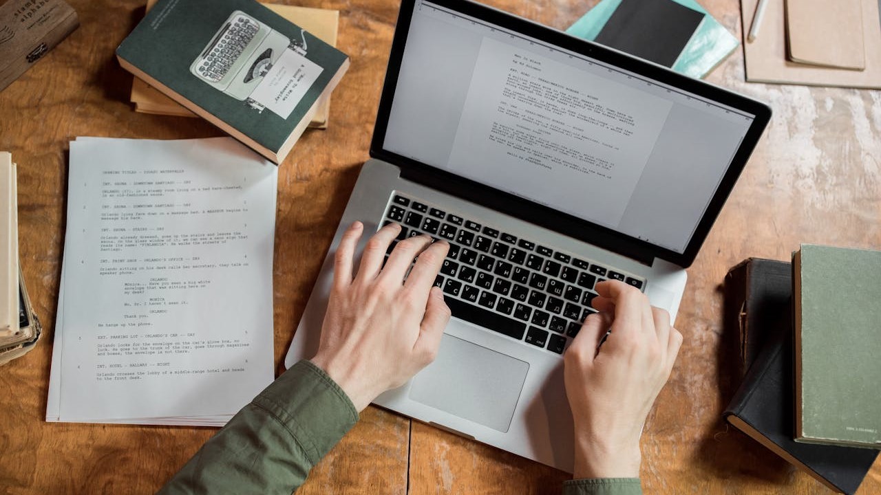 Mengenal Profesi Copywriter, Apa Tugas dan Pekerjaannya? - MerahPutih Mengenal Profesi Copywriter, Apa Tugas dan Pekerjaannya? - MerahPutih