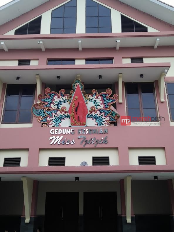 Berkat Pengalaman Kemampuan Pemain Sandiwara Sunda Miss Tjitjih Boleh ...