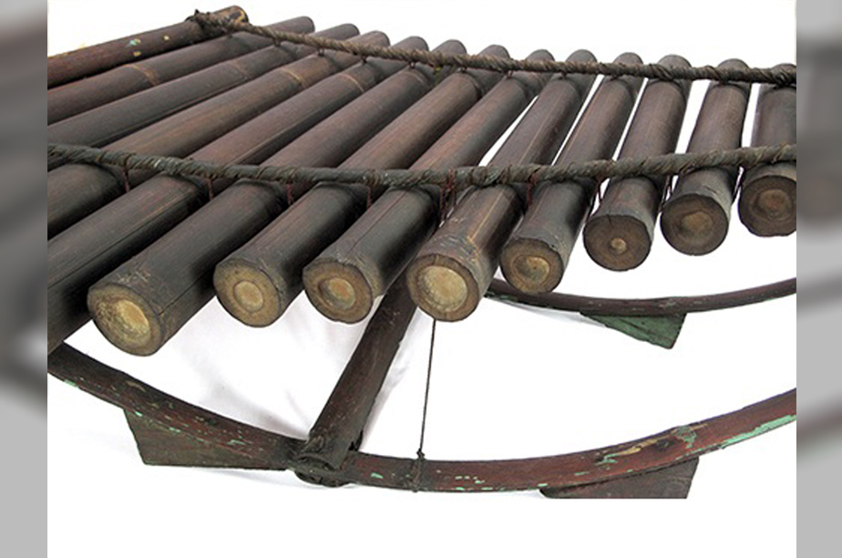 Calung Renteng Alat Musik Tradisional Mirip Angklung - MerahPutih