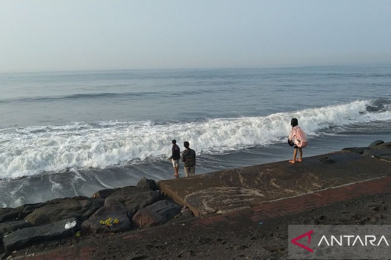 Peringatan Dini Gelombang Laut 4 Meter Ancam Selatan Bali Hingga 23 ... Peringatan Dini Gelombang Laut 4 Meter Ancam Selatan Bali Hingga 23 ...