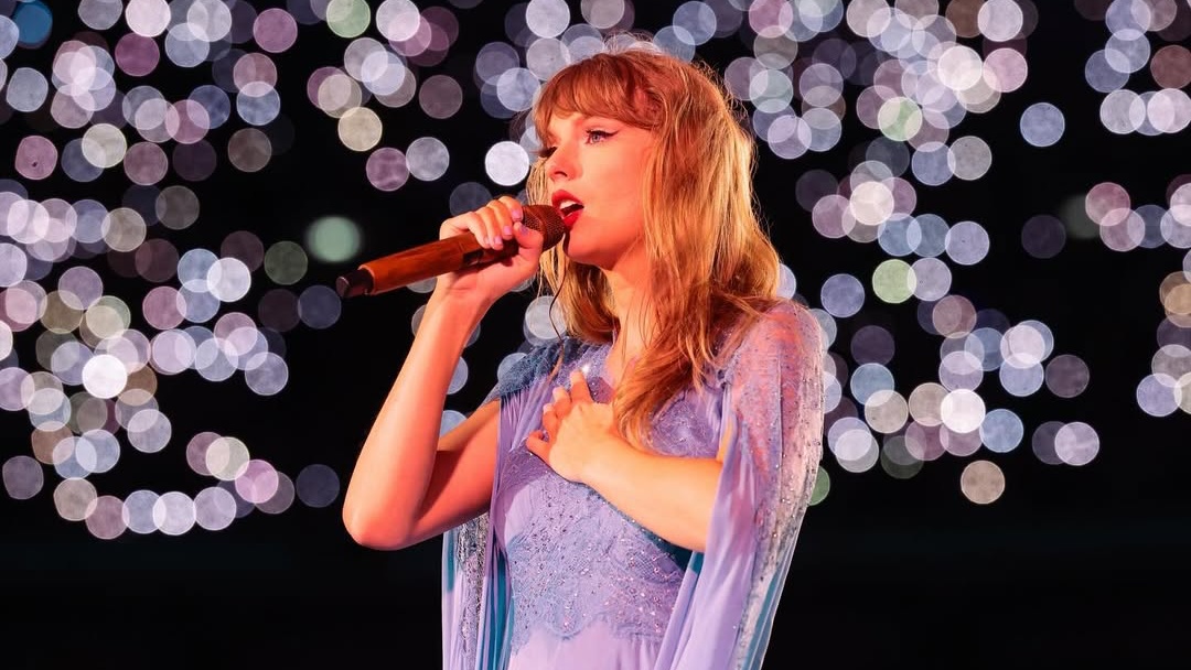 Barcelona dan Taylor Swift Bakal Berkolaborasi, Rilis Jersey Spesial di ... Barcelona dan Taylor Swift Bakal Berkolaborasi, Rilis Jersey Spesial di ...