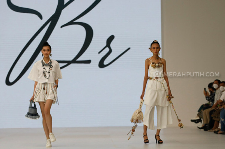 LPA di Jakarta Fashion Week 2023, Menerjemahkan Revorm/Revive ke ...