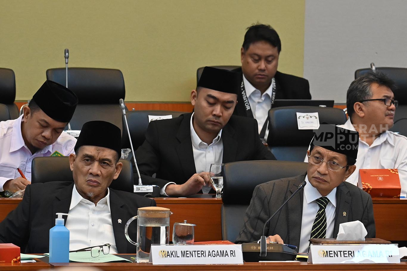 Raker Menag dengan Komisi VIII DPR Bahas Biaya Haji Tahun 2025 - MerahPutih Raker Menag dengan Komisi VIII DPR Bahas Biaya Haji Tahun 2025 - MerahPutih