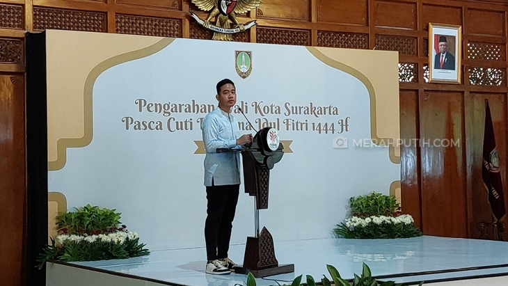 Gibran Ingatkan Dinamika Politik Memanas dan Sindir Pegawai Keluyuran ... Gibran Ingatkan Dinamika Politik Memanas dan Sindir Pegawai Keluyuran ...
