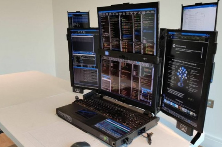 Mengintip Laptop Dengan 7 Layar Lipat Pertama di Dunia - MerahPutih