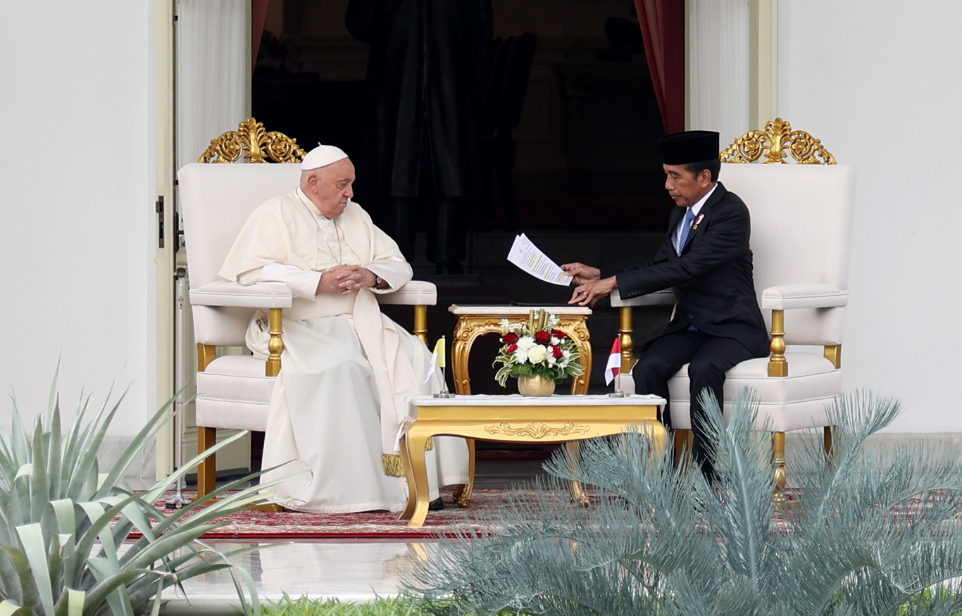 Pertemuan Bilateral Paus Fransikus dengan Presiden Jokowi di Istana ... Pertemuan Bilateral Paus Fransikus dengan Presiden Jokowi di Istana ...