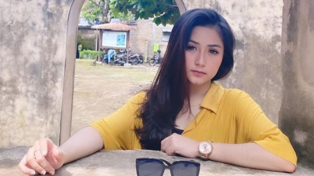 Bhella Cristy Rilis Single 'Sakit Tau Ih! Jangan Dalam Dalam' - MerahPutih