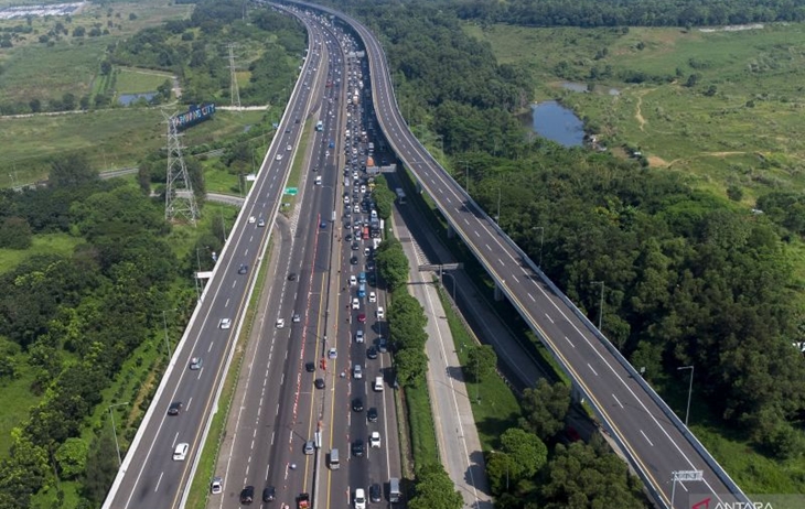 Sistem One Way Diterapkan dari Jalan Tol Semarang Hingga Tol Japek ... Sistem One Way Diterapkan dari Jalan Tol Semarang Hingga Tol Japek ...