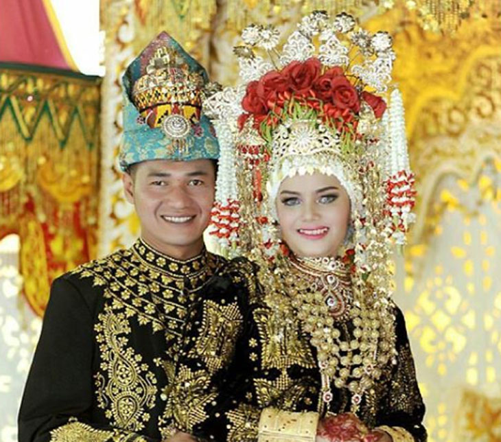 Mengenal Linto Baro, Pakaian Adat Aceh yang Dikenakan Presiden Joko ... Mengenal Linto Baro, Pakaian Adat Aceh yang Dikenakan Presiden Joko ...