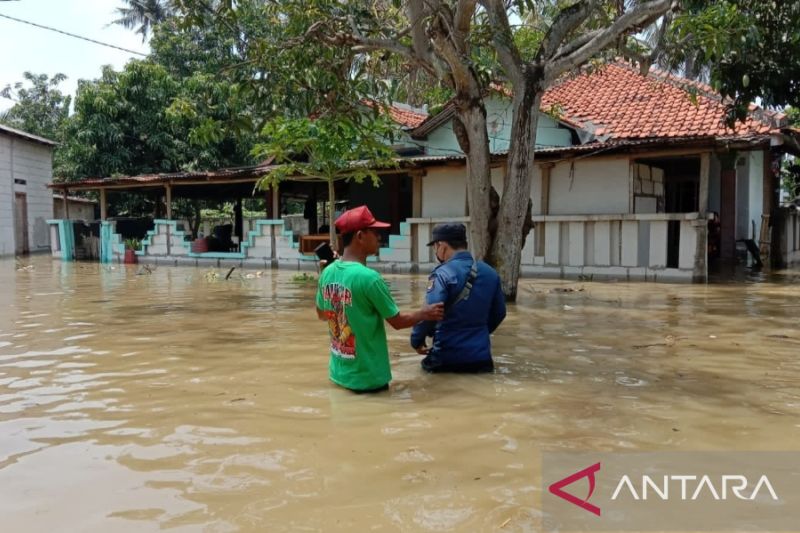 4 Kampung di Tangerang Dilanda Banjir - MerahPutih 4 Kampung di Tangerang Dilanda Banjir - MerahPutih