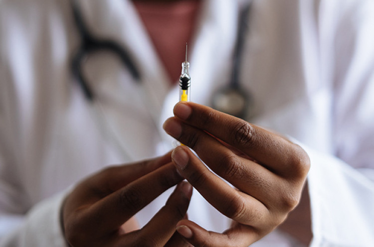 Injeksi atau Infus, Cara Efektif Berikan Multivitamin - MerahPutih