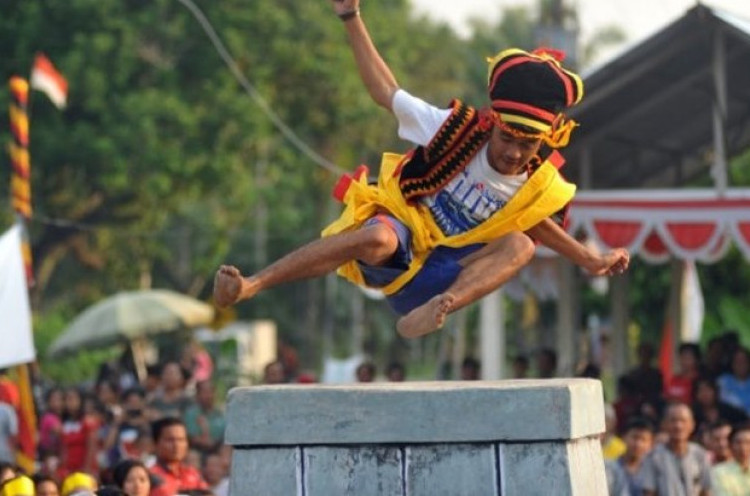 Permainan Kuno Paling Populer di Dunia, Termasuk Lompat Batu di Nias ...
