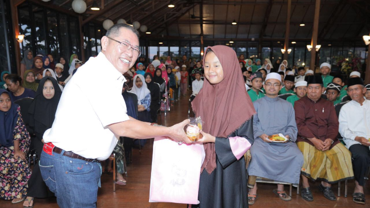 Ulang Tahun ke-60, Jerry Hermawan Lo Rayakan Bersama 200 Anak Yatim ...
