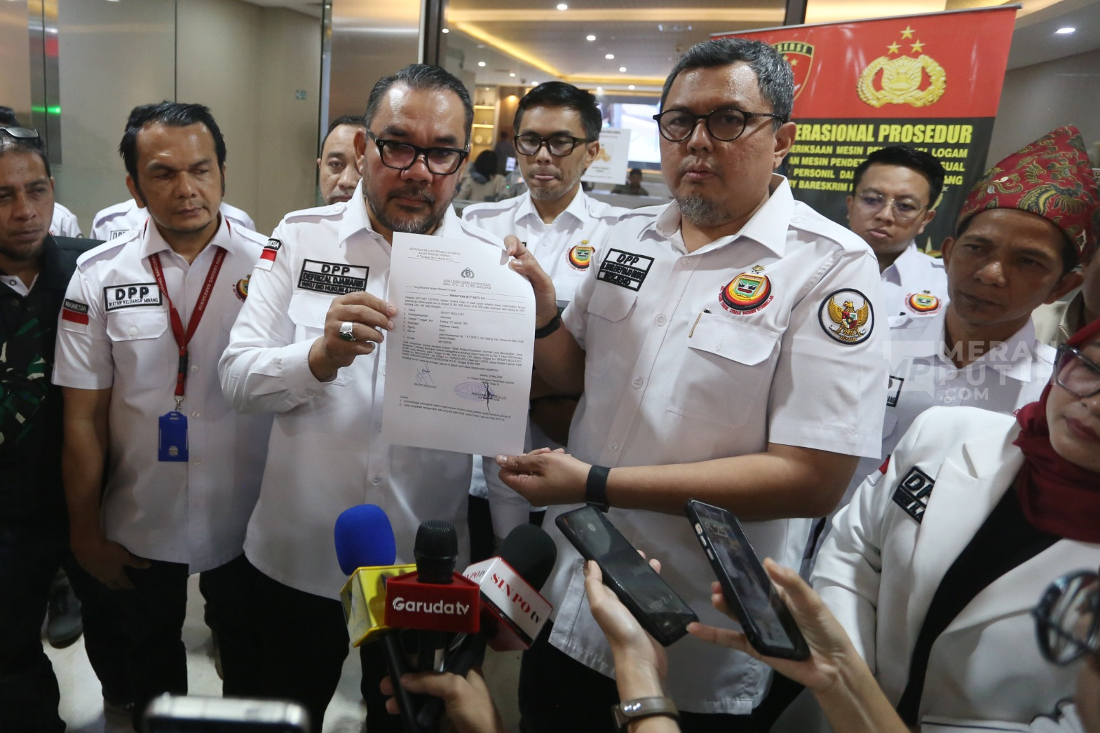 Ikatan Keluarga Minang Laporkan Abu Janda ke Bareskrim Polri - MerahPutih