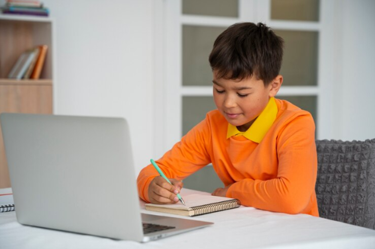 10 Laptop 3 Jutaan Terbaik untuk Anak Sekolah - MerahPutih 10 Laptop 3 Jutaan Terbaik untuk Anak Sekolah - MerahPutih