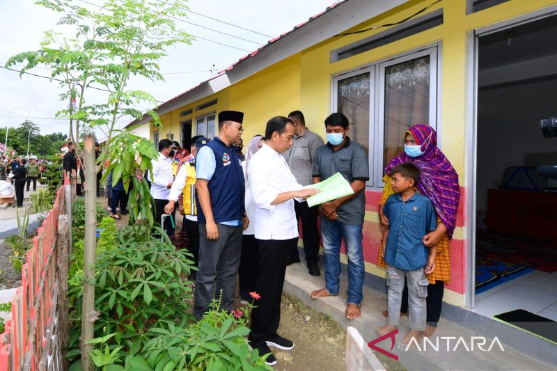 Kata Jokowi usai Resmikan Huntap Korban Bencana Siklon Tropis Seroja di ... Kata Jokowi usai Resmikan Huntap Korban Bencana Siklon Tropis Seroja di ...