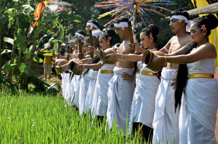 "Nyadran" Upacara Tradisional Orang Jawa yang Mulai Tersisih - MerahPutih