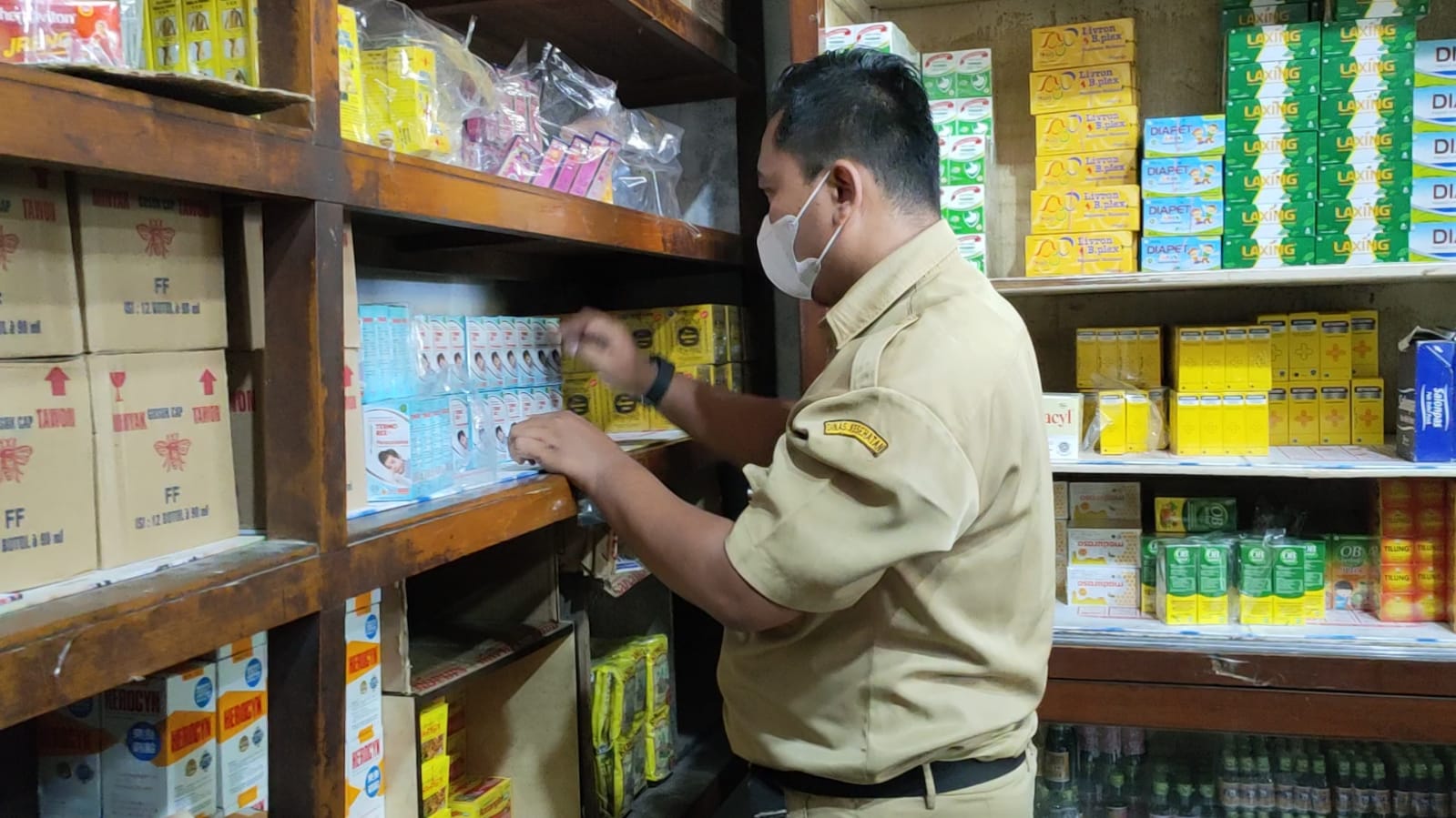 Obat Bagi Pasien COVID-19 Isoman Bisa Diambil Langsung di Apotek ...