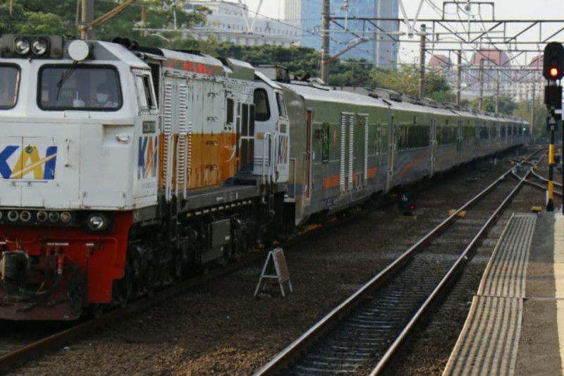 Ada Tarif Khusus Kereta Api Tujuan Bekasi, Cirebon dan Pegaden Baru ...