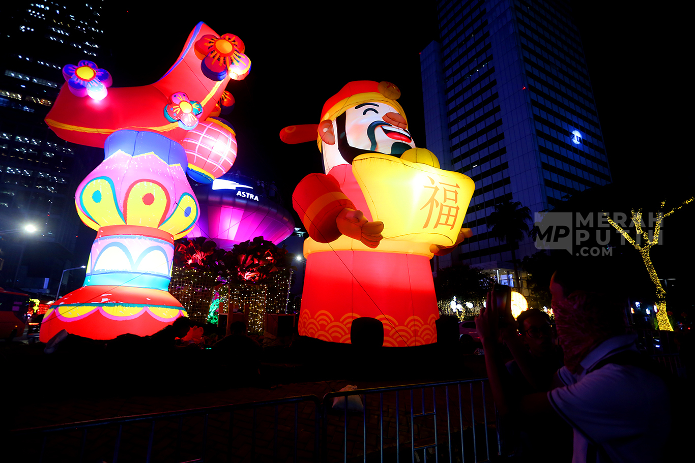 Jakarta Light Festival 2026 Semarakan Tahun Baru Imlek - MerahPutih