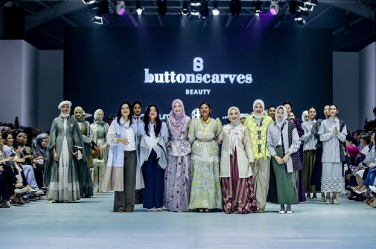 Buttonscarves Beauty Gandeng 4 Desainer di Jakarta Fashion Week 2024 ...