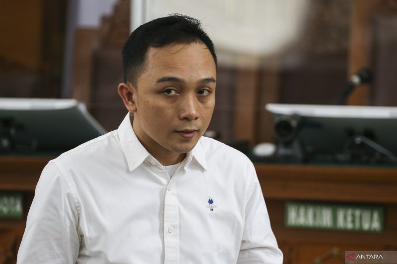 Ricky Rizal Divonis 13 Tahun Penjara - MerahPutih