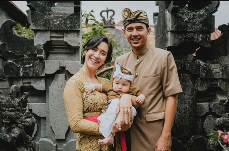 Ragam Hajatan Tradisi Orang Bali Menyambut Bayi - MerahPutih