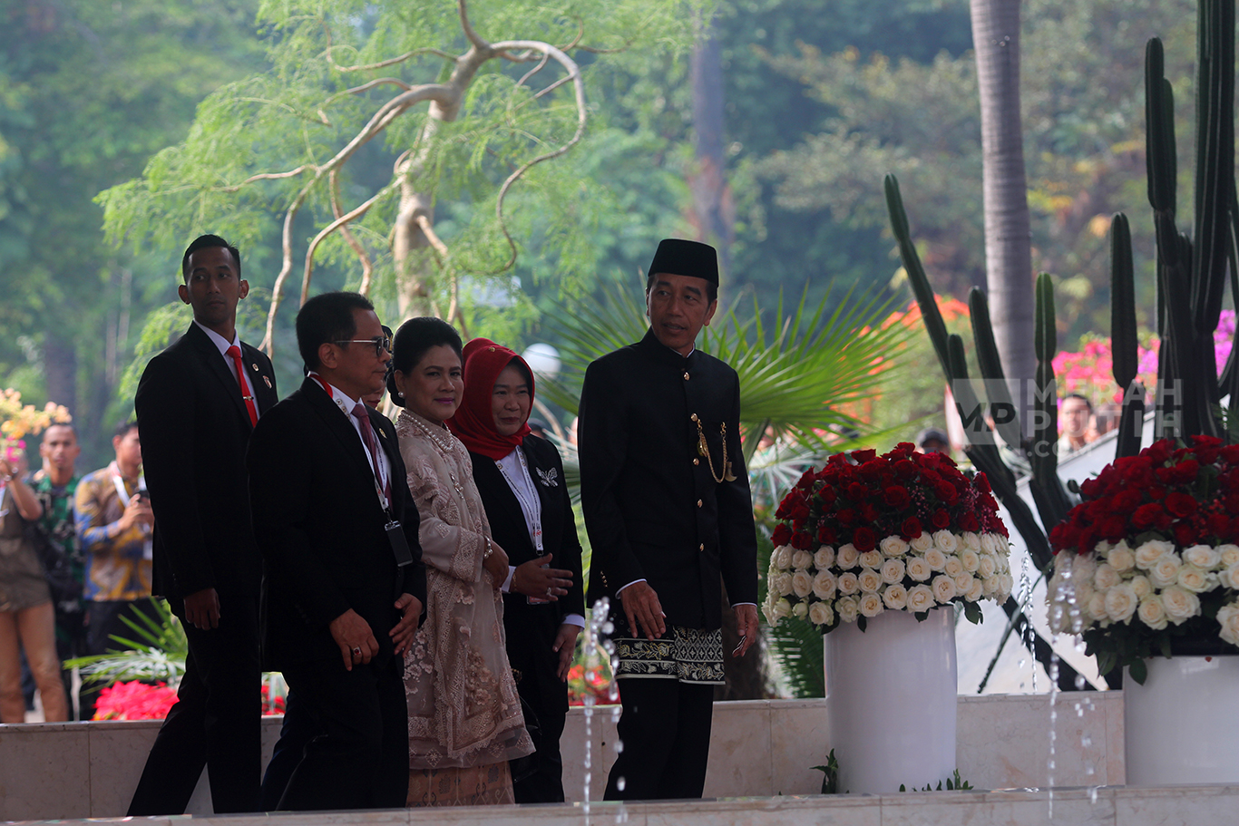 Presiden Joko Widodo Kenakan Baju Adat Betawi Hadiri Sidang Tahunan MPR - MerahPutih