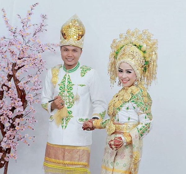 Mengenal Linto Baro, Pakaian Adat Aceh yang Dikenakan Presiden Joko ... Mengenal Linto Baro, Pakaian Adat Aceh yang Dikenakan Presiden Joko ...